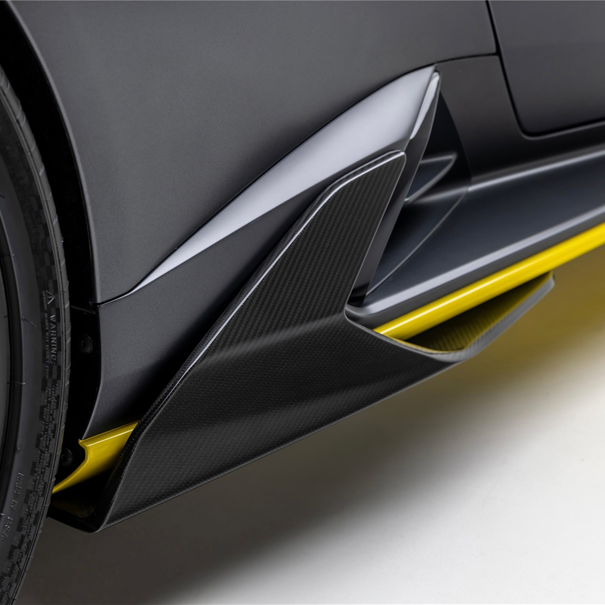 Huracan STO Side Rocker Carbon Fiber