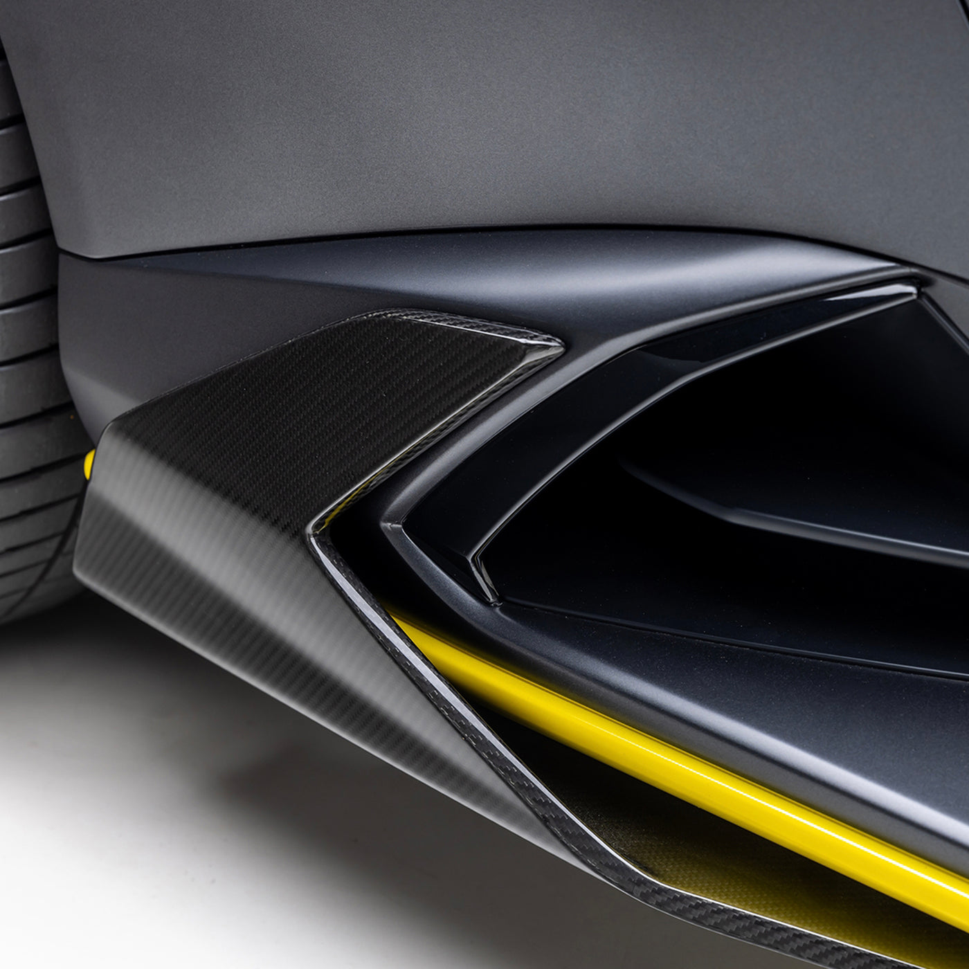 Huracan STO Side Rocker Carbon Fiber | Vorsteiner Wheels